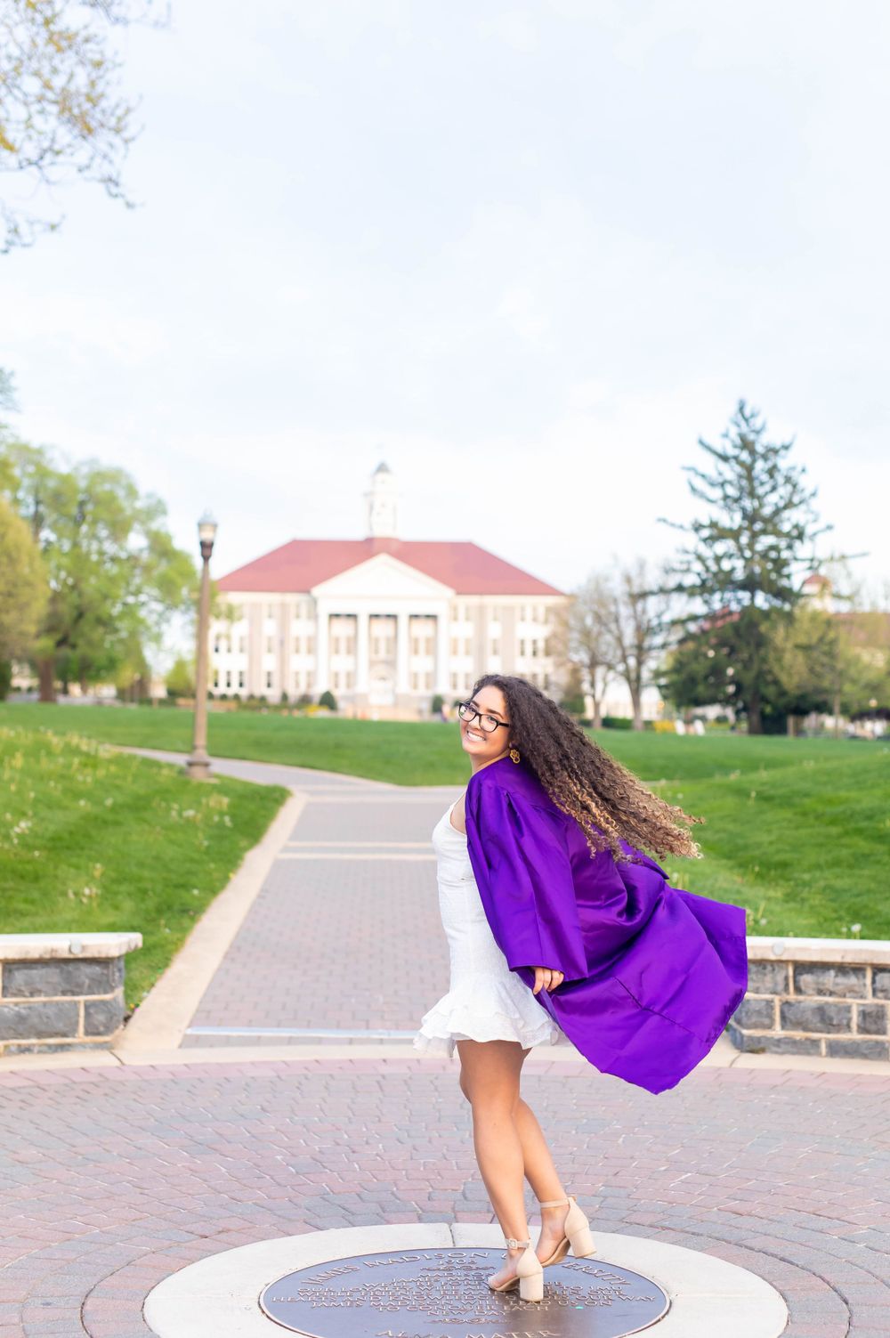 Hannah Grad 2022 - Butterfly Moments Photography by Jessica Stewart