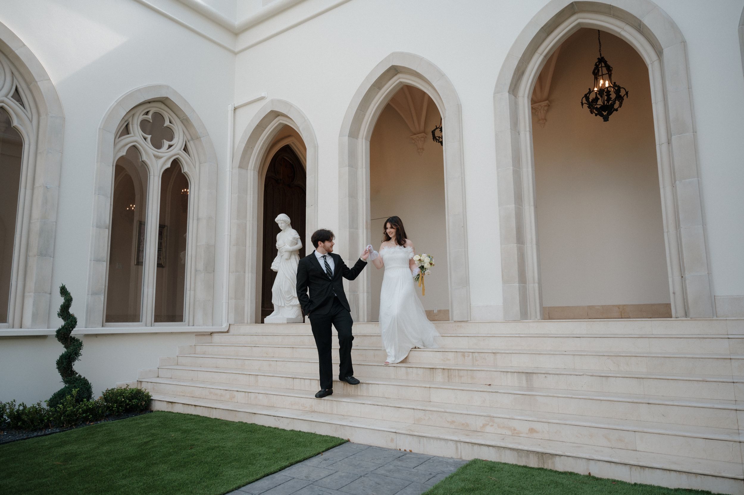 Chateau Nouvelle Weddings with Mandi Roach