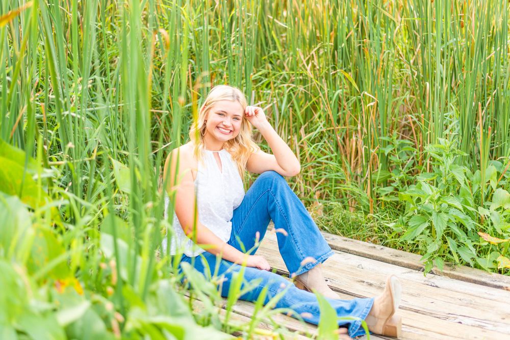 Ava | Downtown Mankato and Rasmussen Woods Senior Session | Southern ...