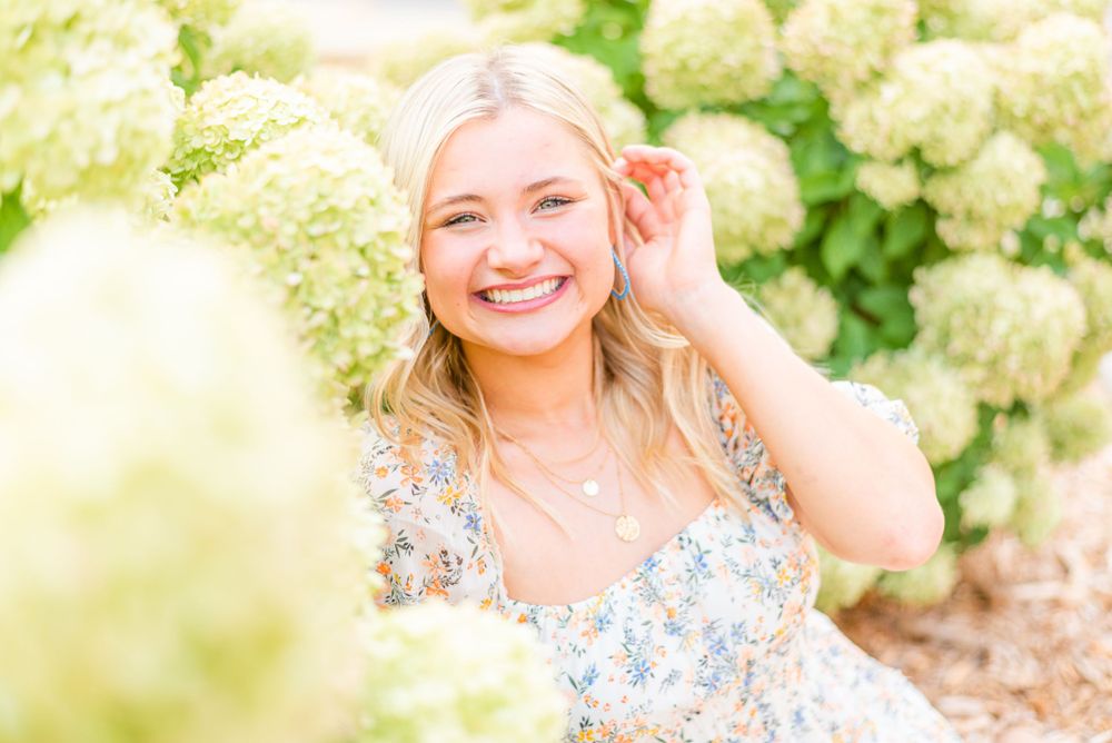 Ava | Downtown Mankato and Rasmussen Woods Senior Session | Southern ...