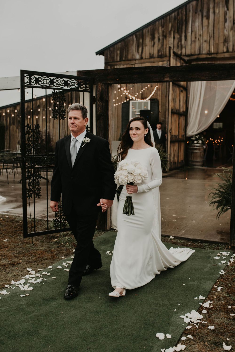 Amy Claire + Evan | The Sunset at Smallwood Farms - Neely Creative ...