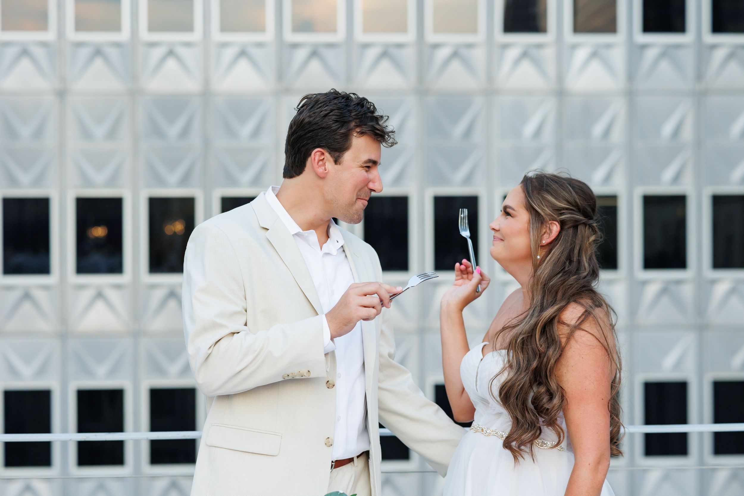 Chelsey & Casey’s Dallas Rooftop Wedding at 400 North Ervay - K ...