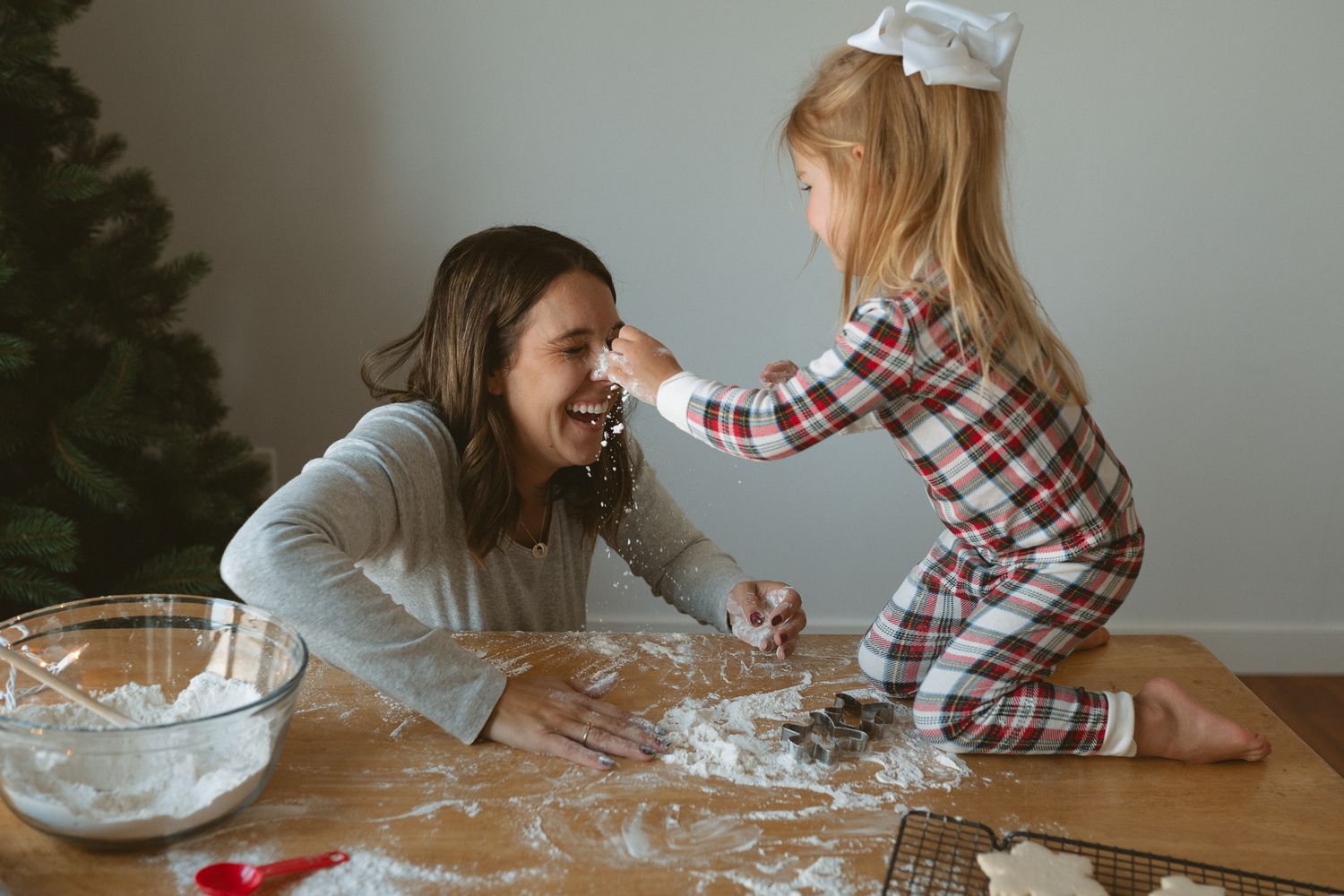 Why You Should Choose a Christmas Family Session at Home | Kingston ...