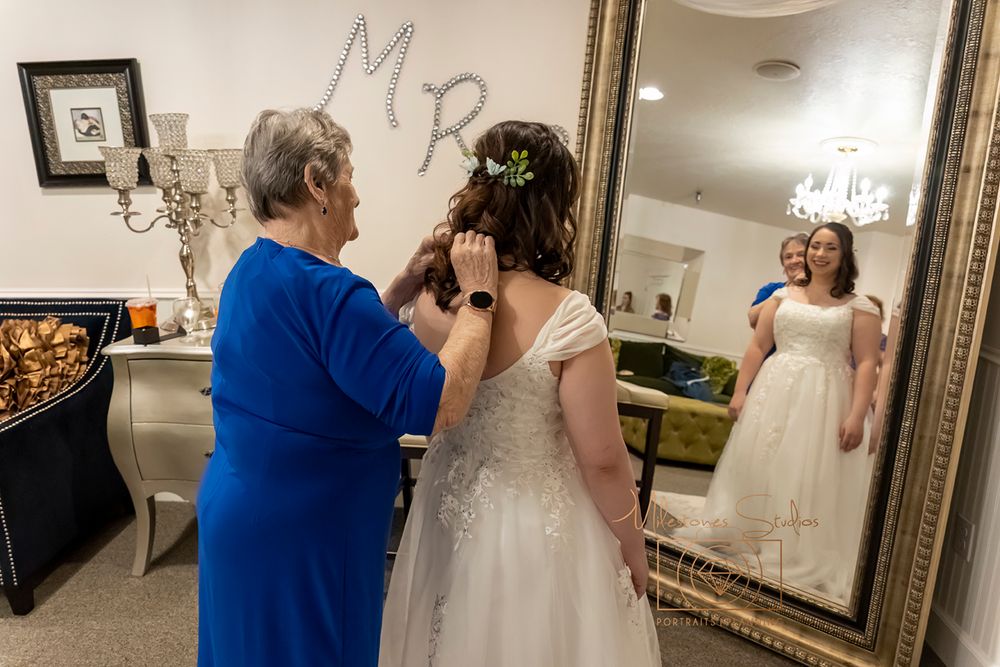 10 Must-Have Wedding Photos: Capturing Memories That Last a Lifetime ...