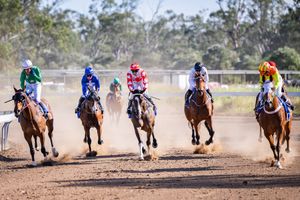 Country Race Day - Middlemount 2022 - Kim Deluca Photography