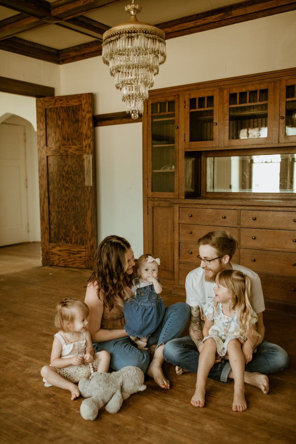 The Bennetts: Sentimental Farewell Home Session - Jasmine Tafoya Photo