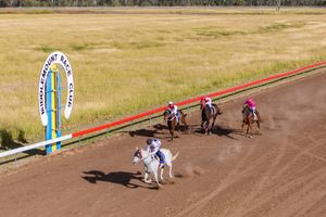 Country Race Day - Middlemount 2022 - Kim Deluca Photography