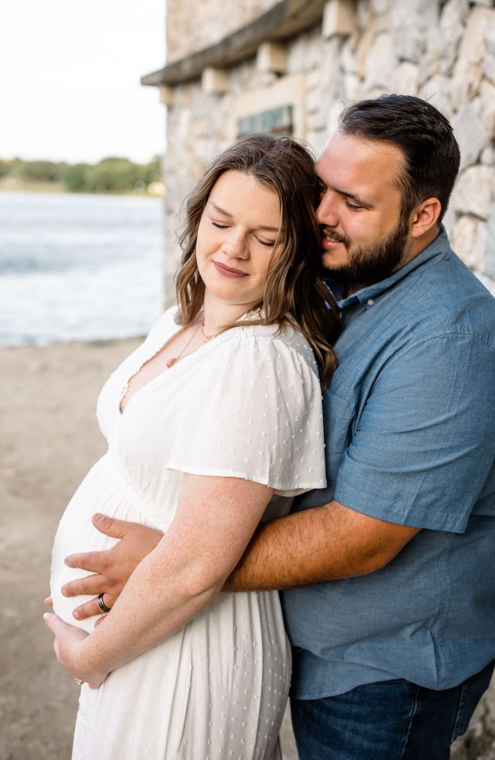 Best Maternity Poses - Madison Fernandez Photography
