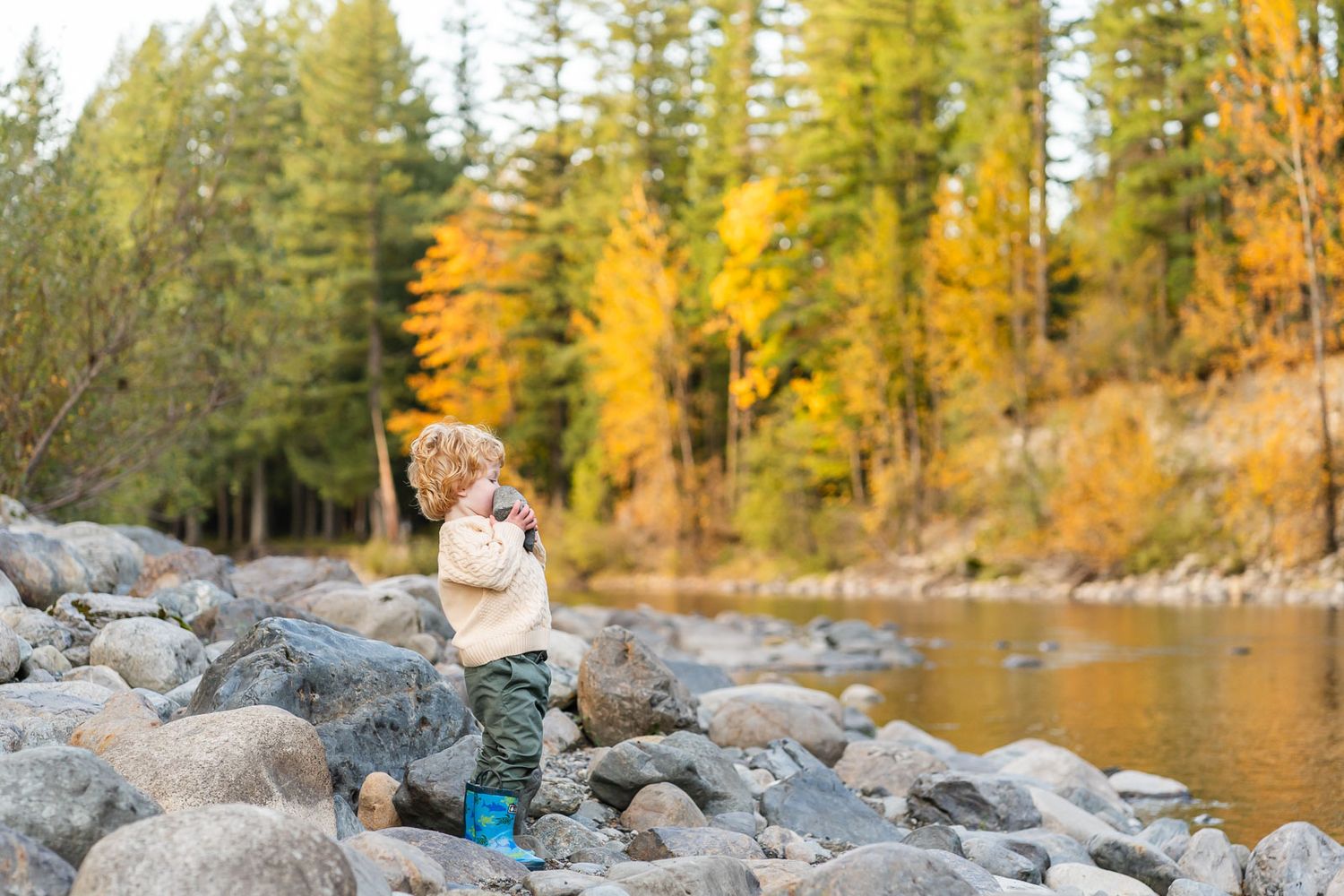 Fall family photos outdoors, Tanner Landing Park in North Bend - Ling ...