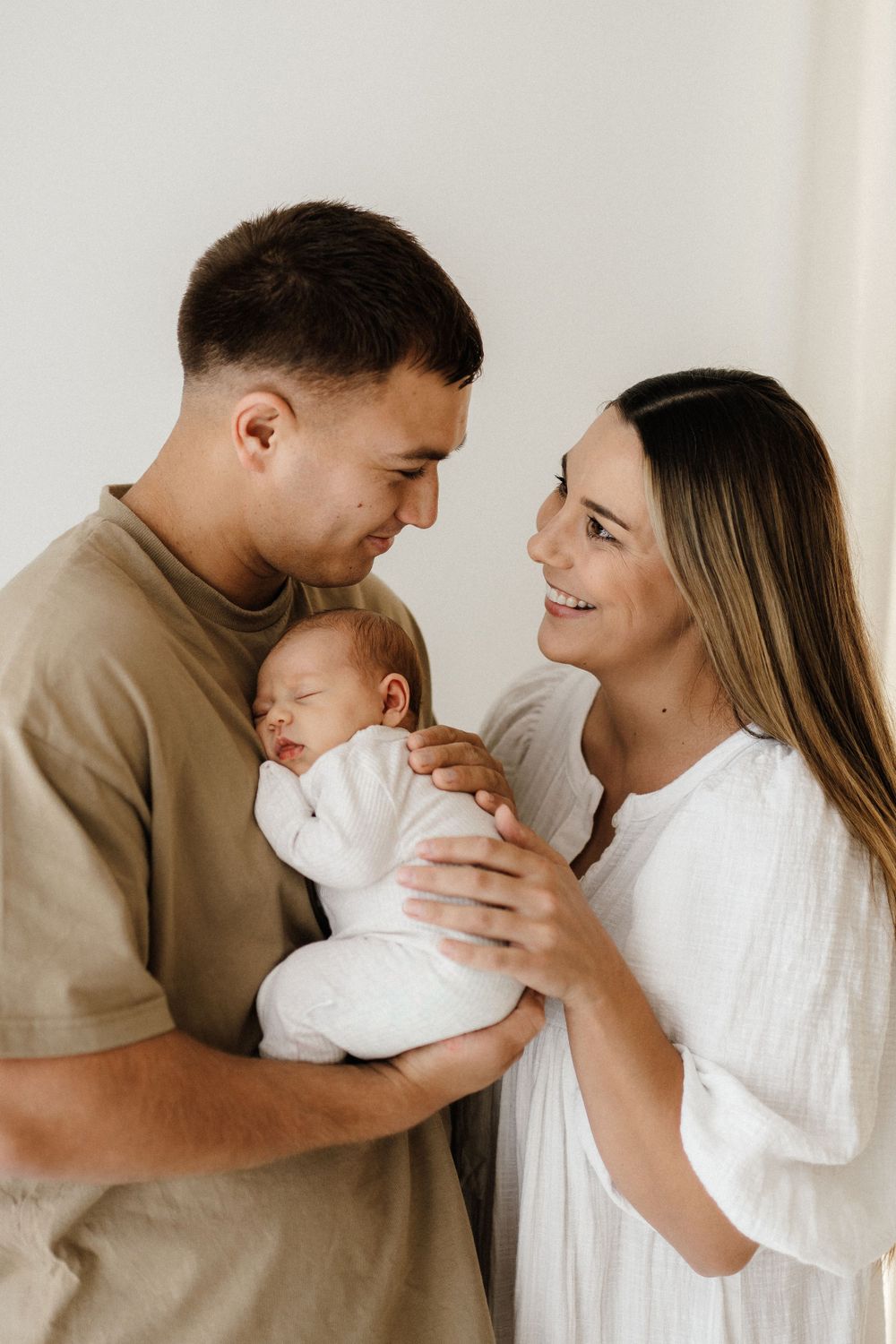 A relaxed newborn session with Remy - Catherine Smith Photography ...