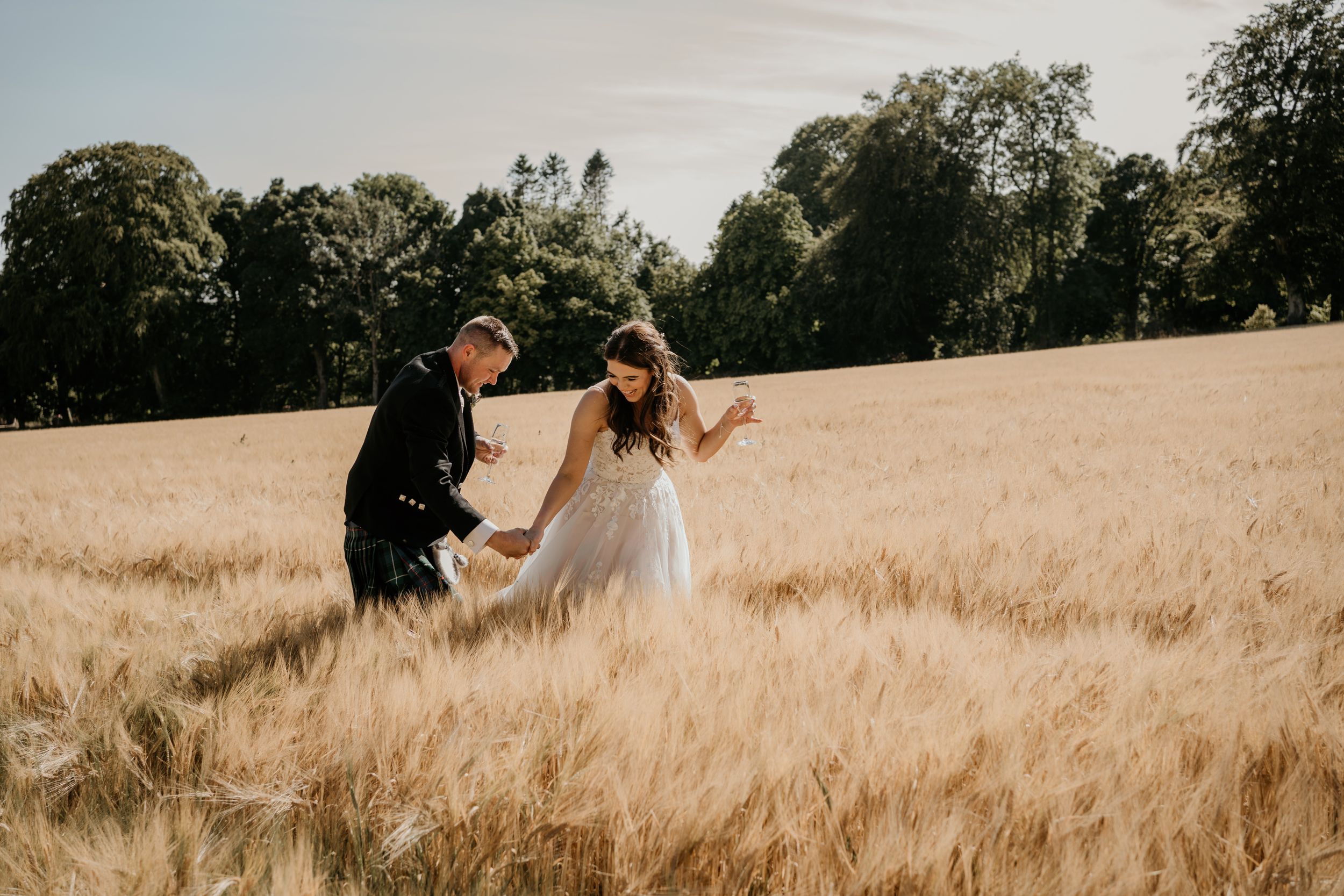 Aberdeen Photographer - Wedding & Newborn Photography