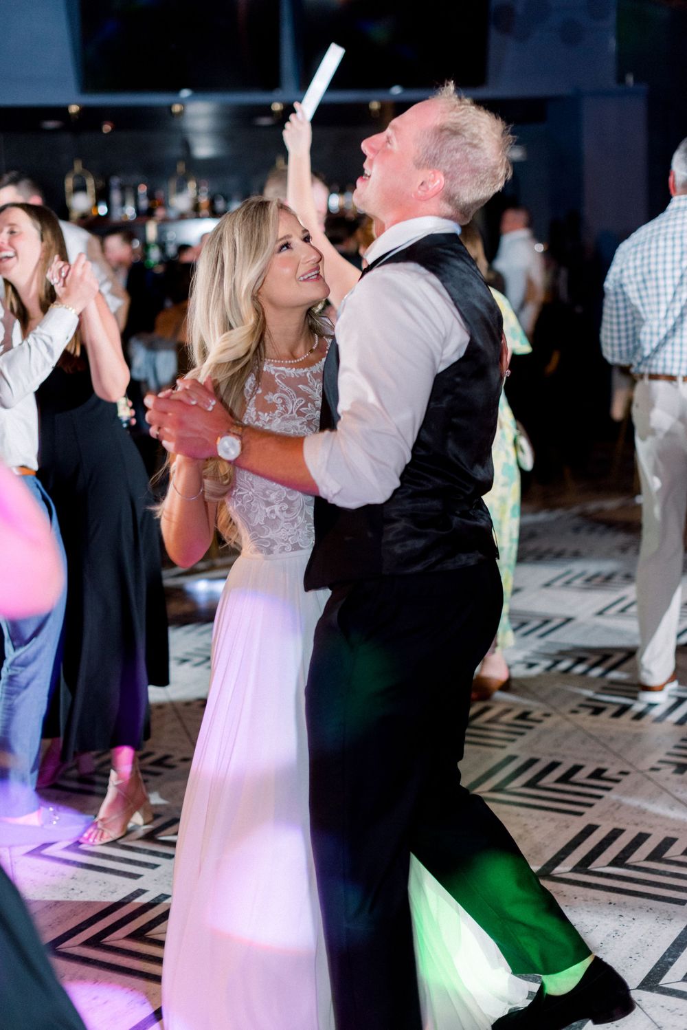 Alyssa & Jake | The Oaks At Plum Creek Wedding - Allison Easterling ...