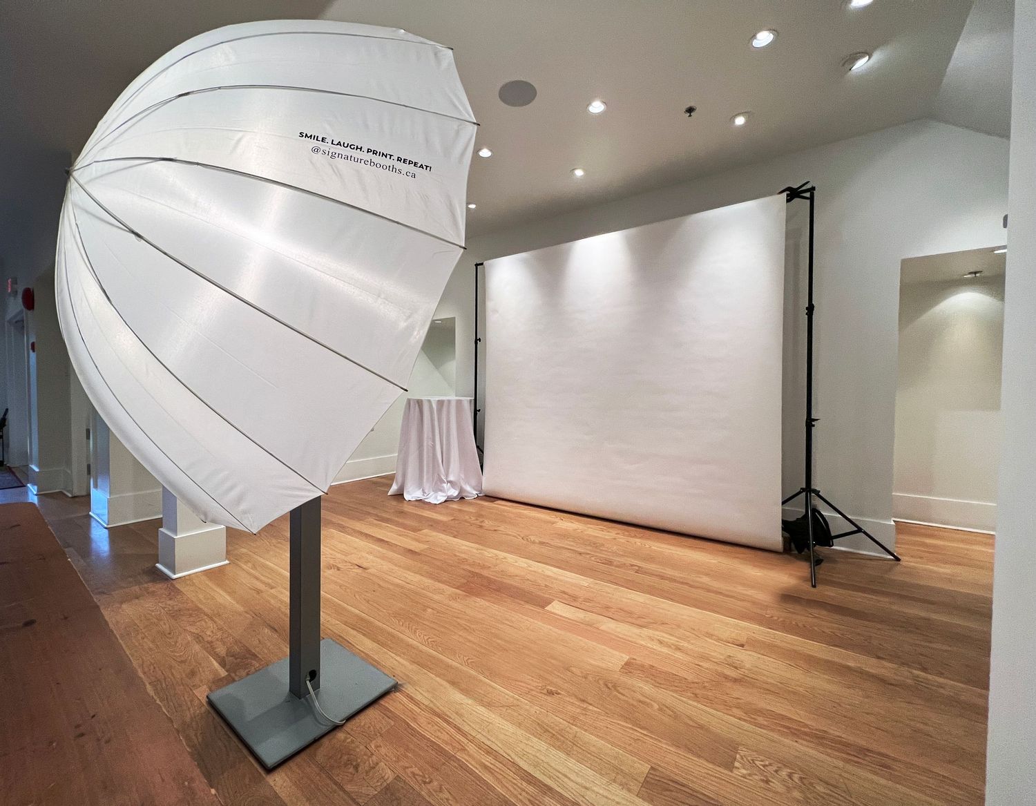 FAQ's - SignatureBooths.ca