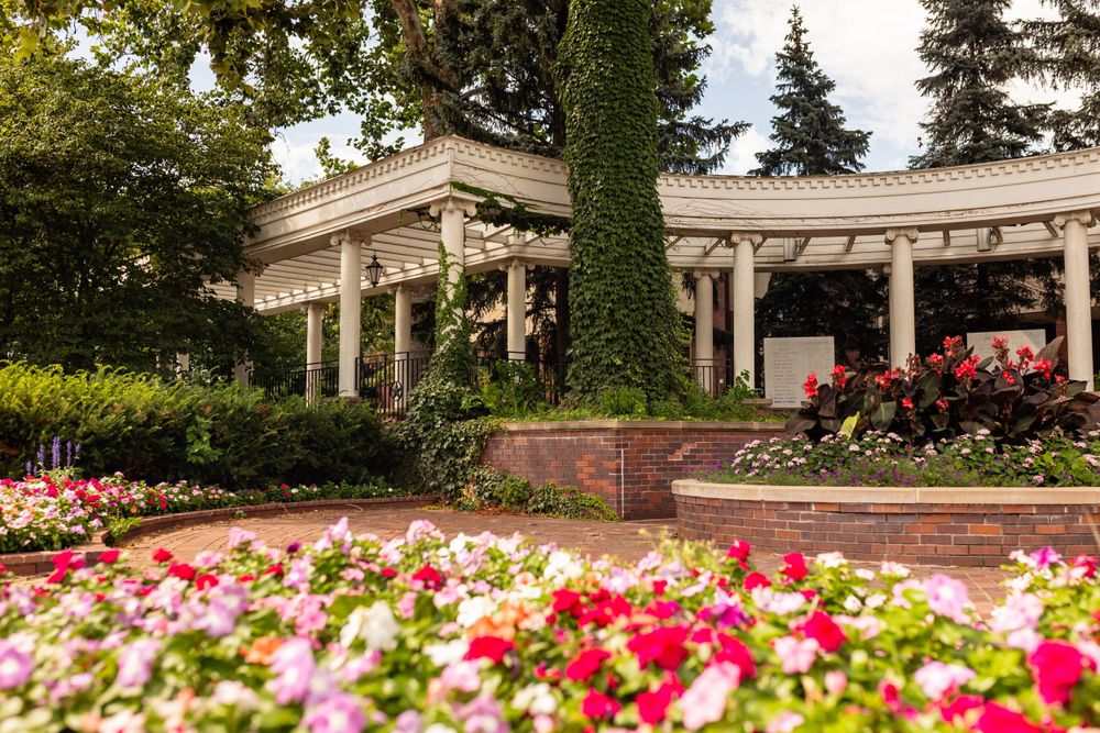 8 Stunning Omaha-Area Garden Wedding Venues - BrightSide Creative