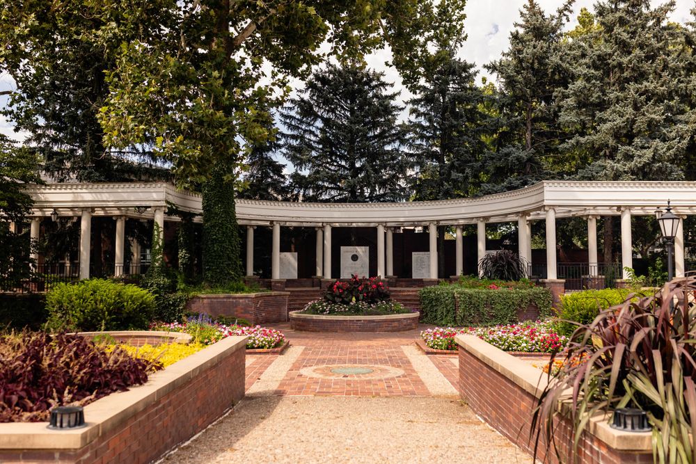 8 Stunning Omaha-Area Garden Wedding Venues - BrightSide Creative