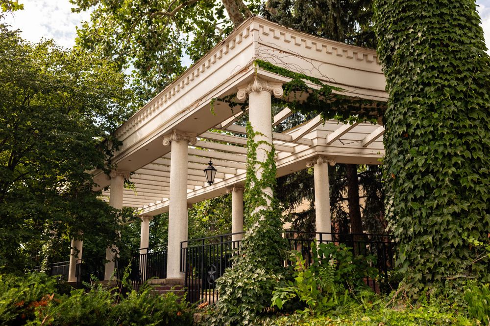 8 Stunning Omaha-Area Garden Wedding Venues - BrightSide Creative