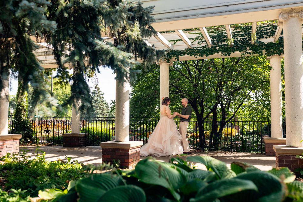8 Stunning Omaha-Area Garden Wedding Venues - BrightSide Creative