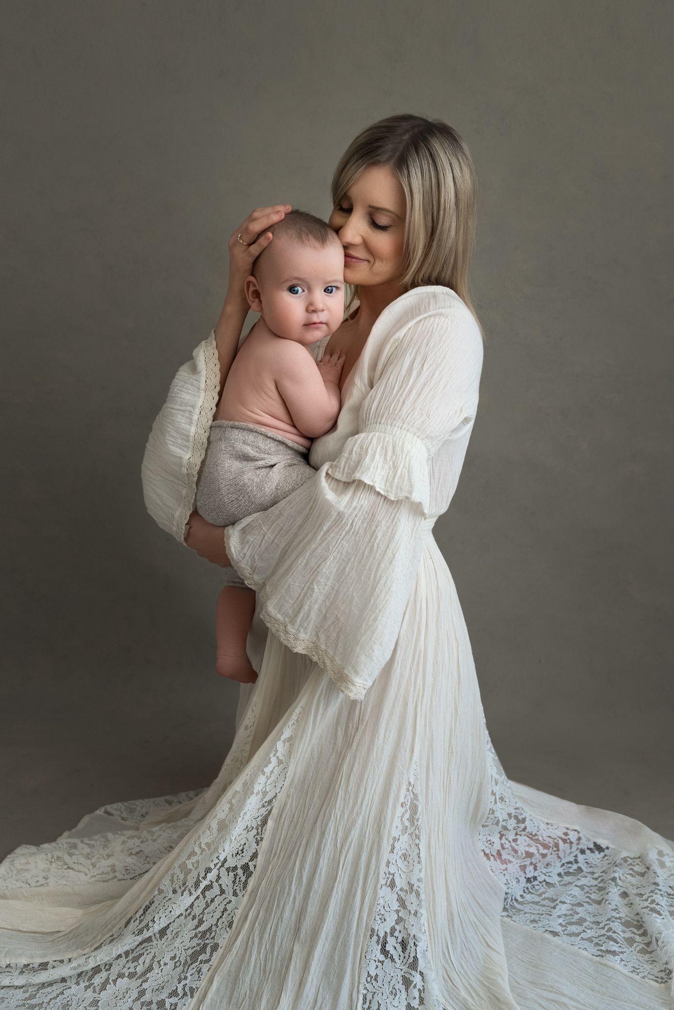 Motherhood Sessions - Whispering Willow Photography