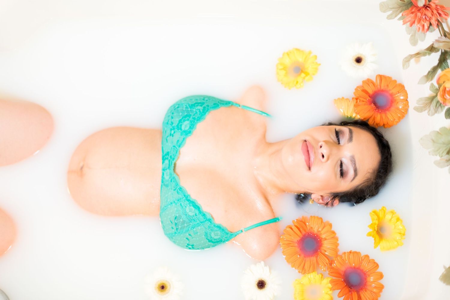 Contact - Flash Studios