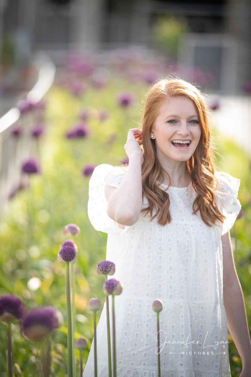 38 Creative Senior Picture Ideas for Girls