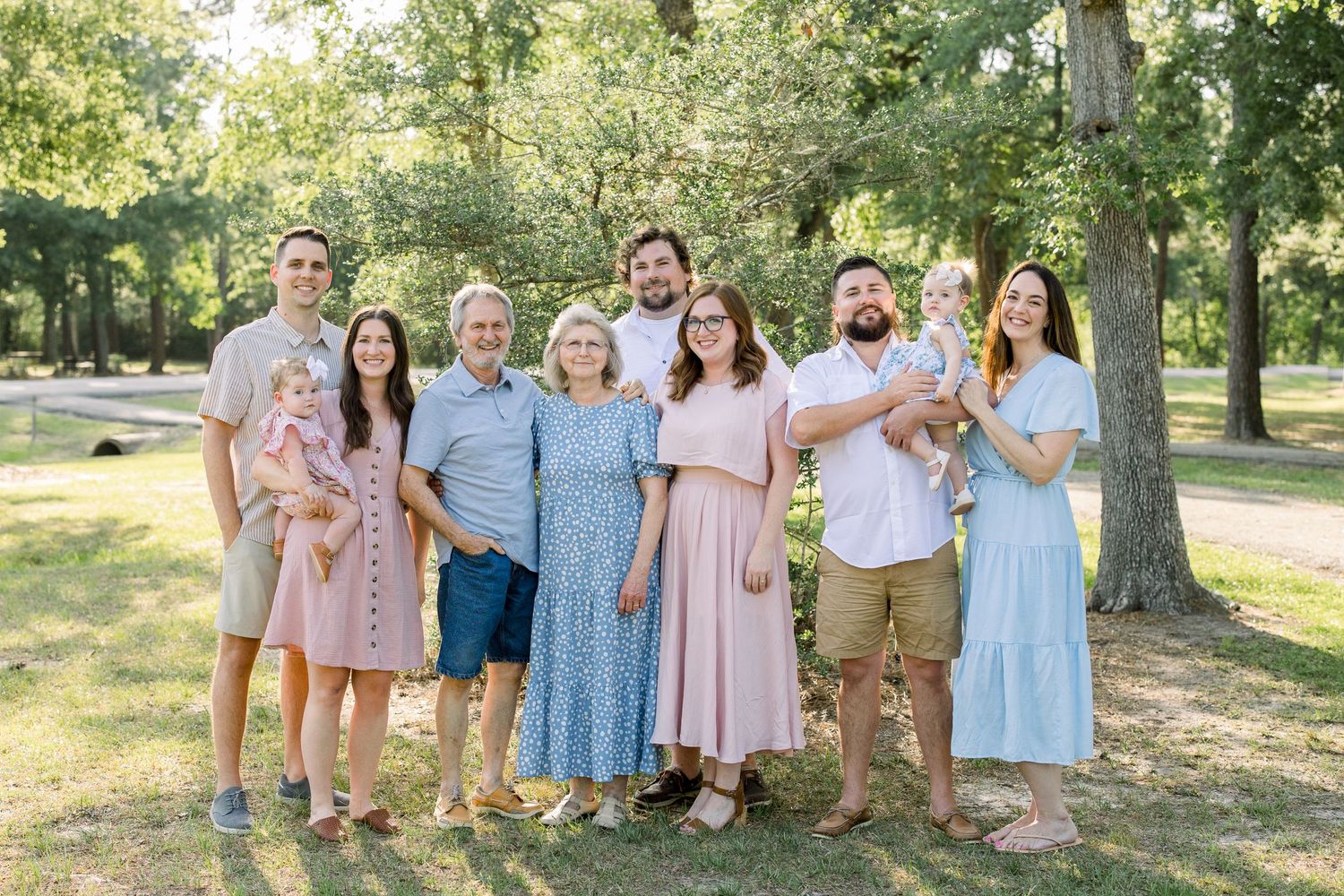 3 Ways to Coordinate an Extended Family Photography Session | Houston ...