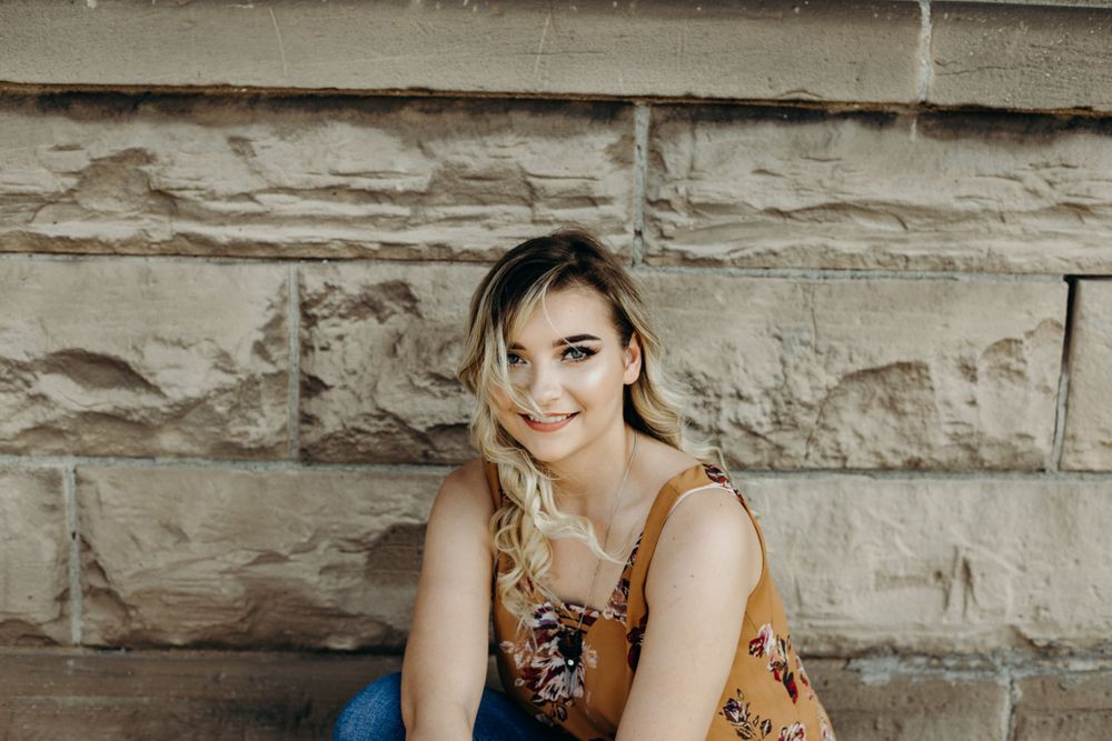 Senior Photographer - America Roe Photography by Crystal Joy