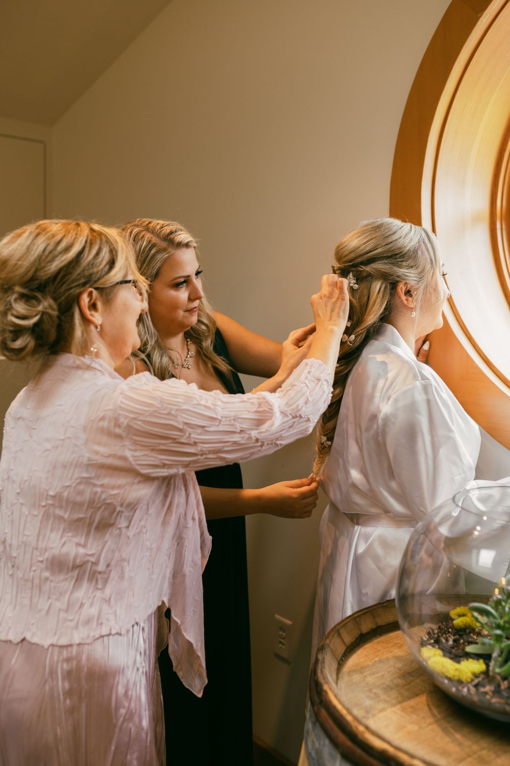 PNW Vineyard Wedding - Elly + Jeremiah - bees + mulberry photography