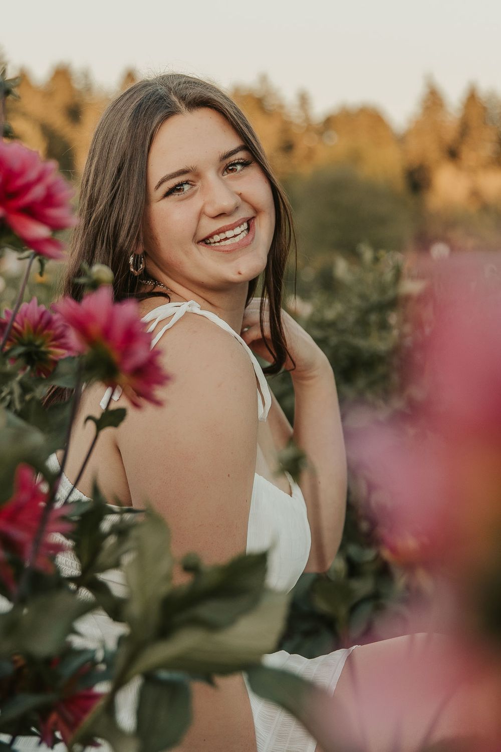 Haleigh's Senior Portraits in a Dahlia Flower Field | Spokane Senior ...