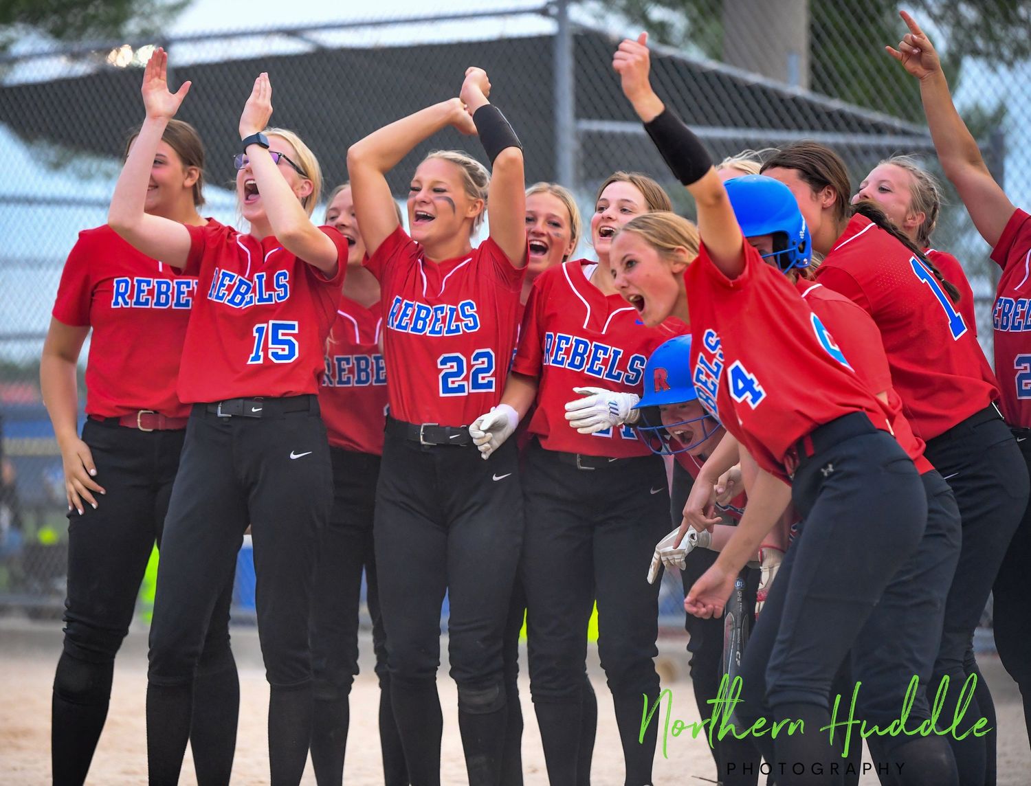 Softball - Northern Huddle Photography