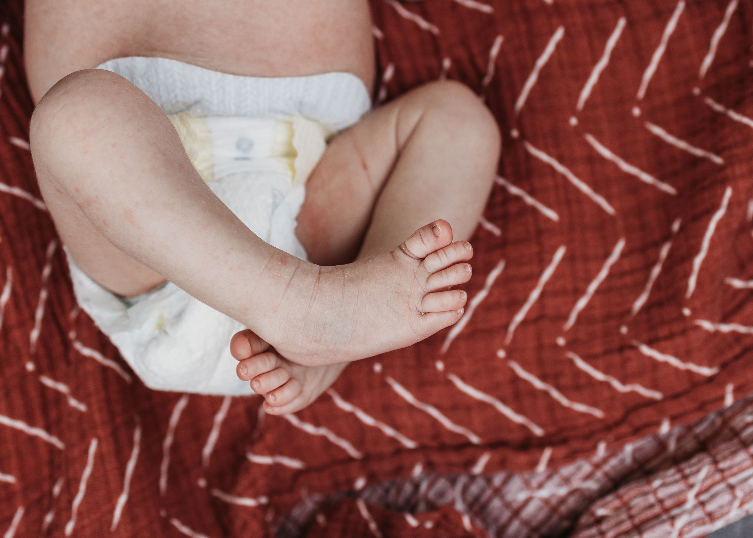 Eyelashes, Rolls, Flakes and Toes: Newborn Details to Make You Swoon ...