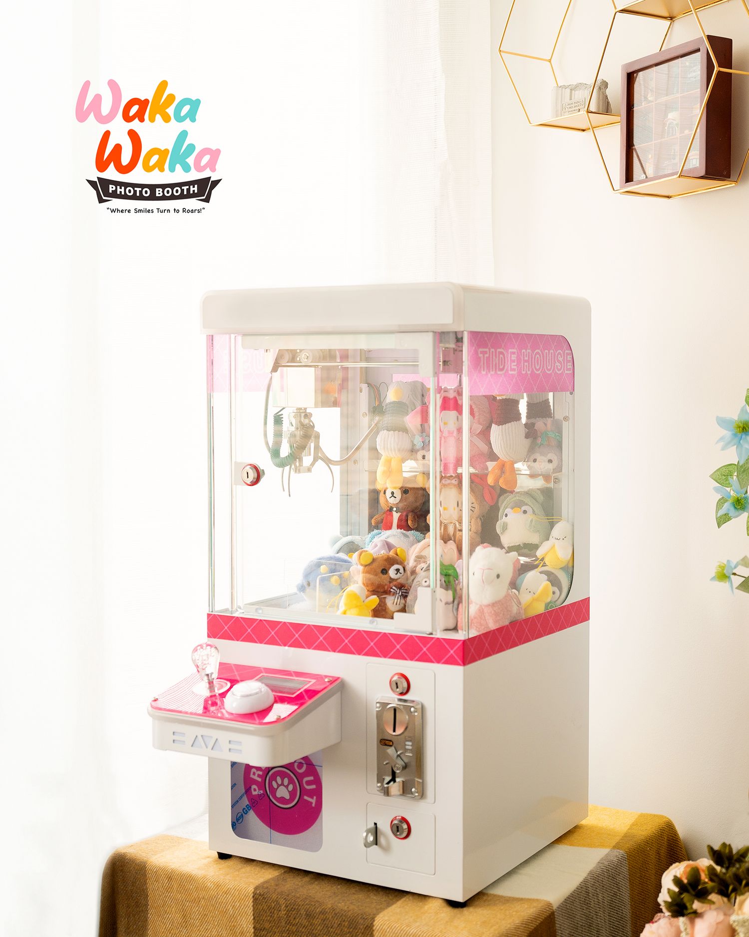 Waka Waka Claw Machine - Waka Waka Photo Booth