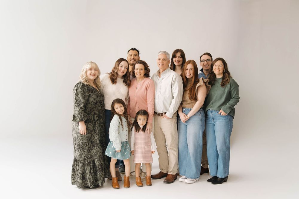 Extended Family Studio Session at Brush Co Studio | Kansas City Family ...