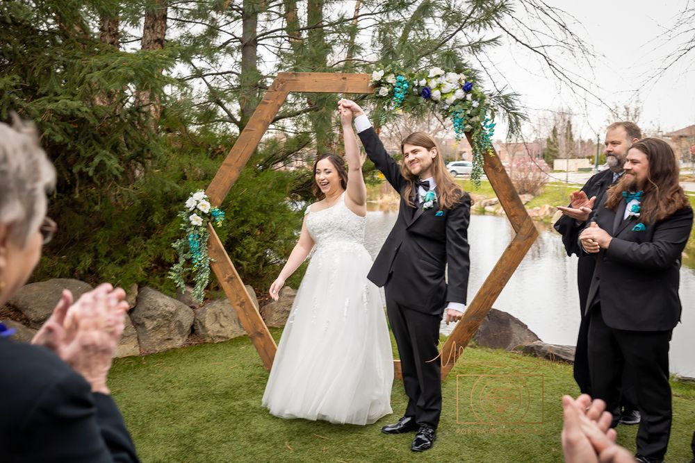 10 Must-Have Wedding Photos: Capturing Memories That Last a Lifetime ...