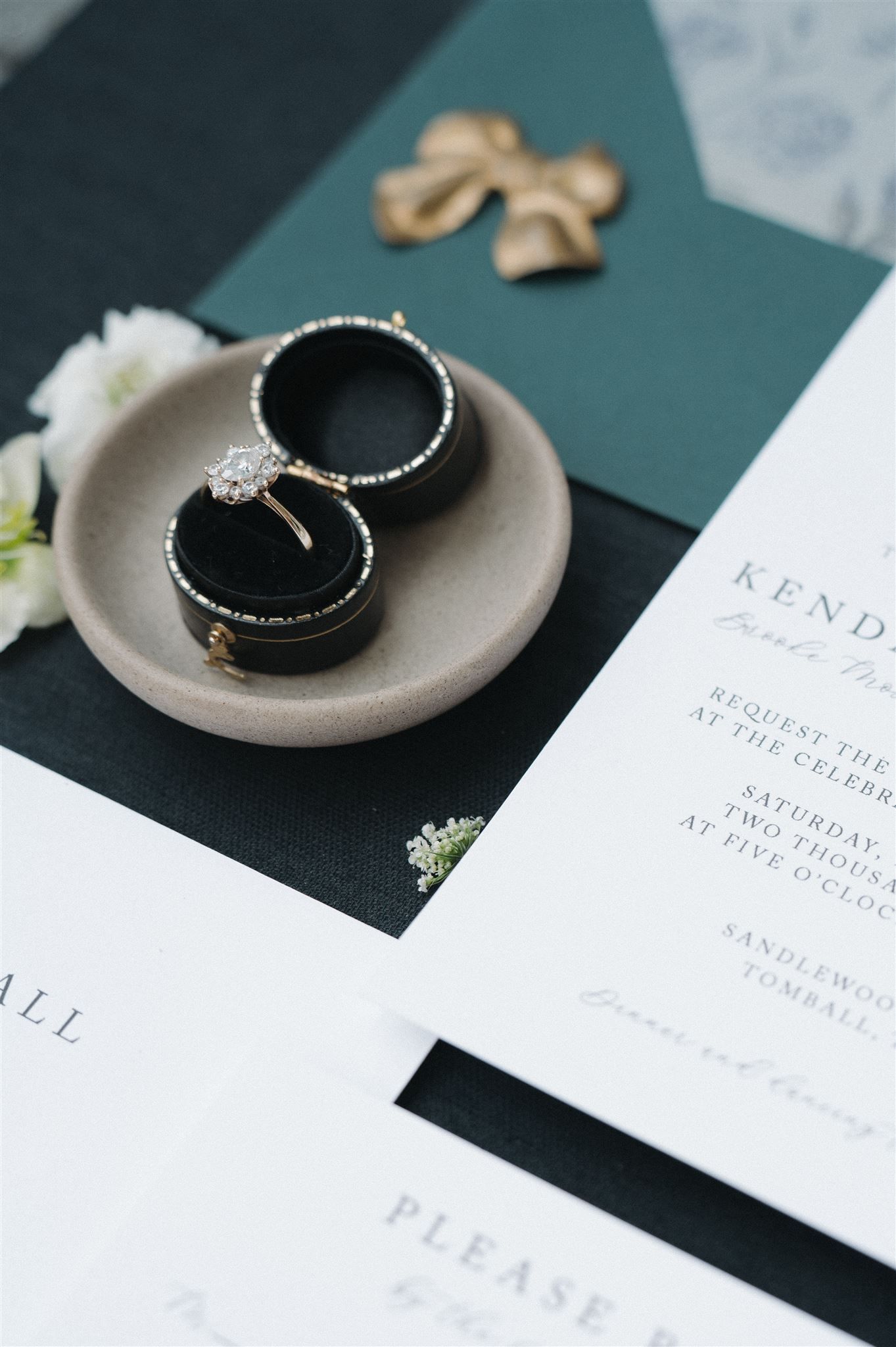 A Stunning Sandlewood Manor Wedding: Kendall & Carter's Elegant ...