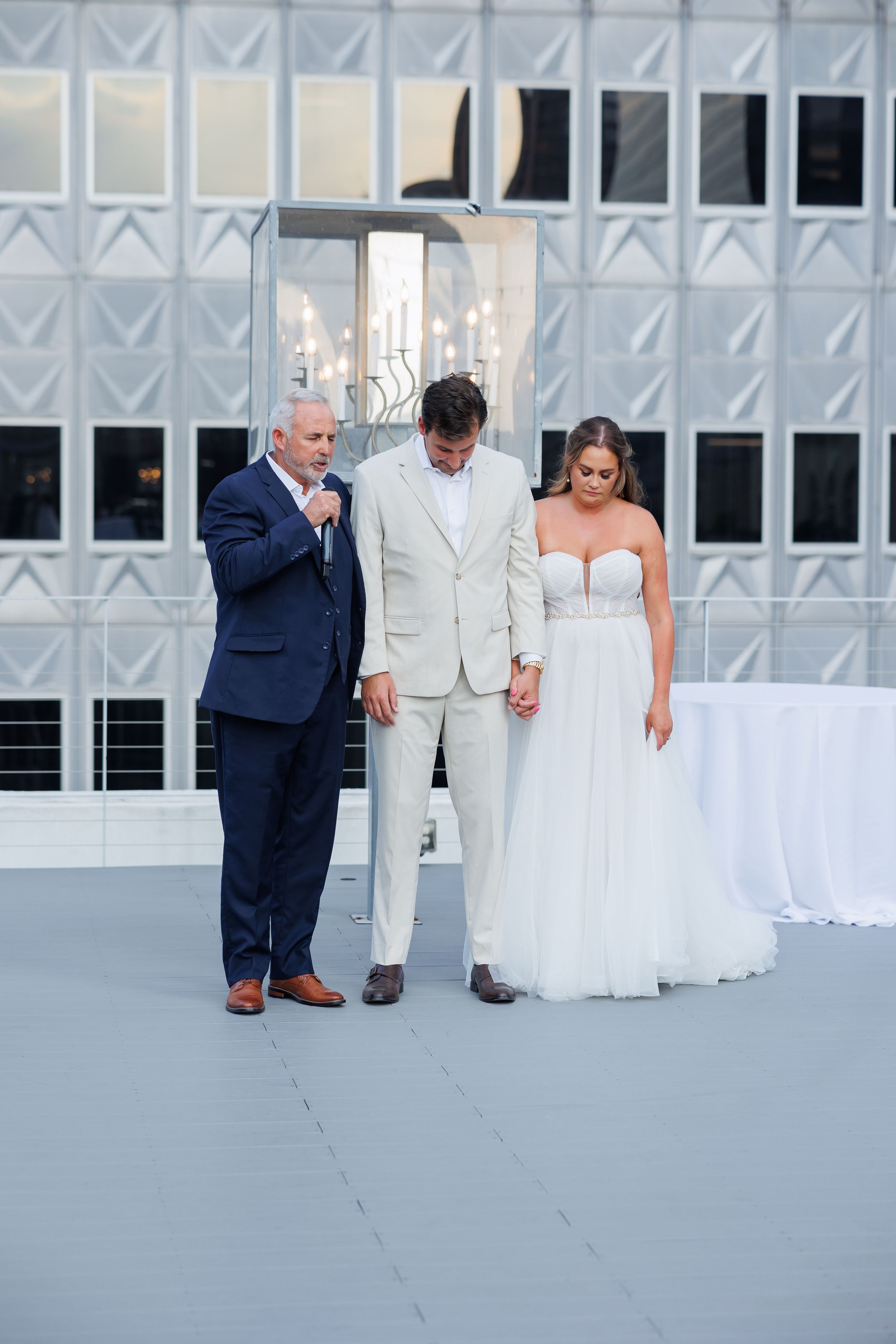 Chelsey & Casey’s Dallas Rooftop Wedding at 400 North Ervay - K ...