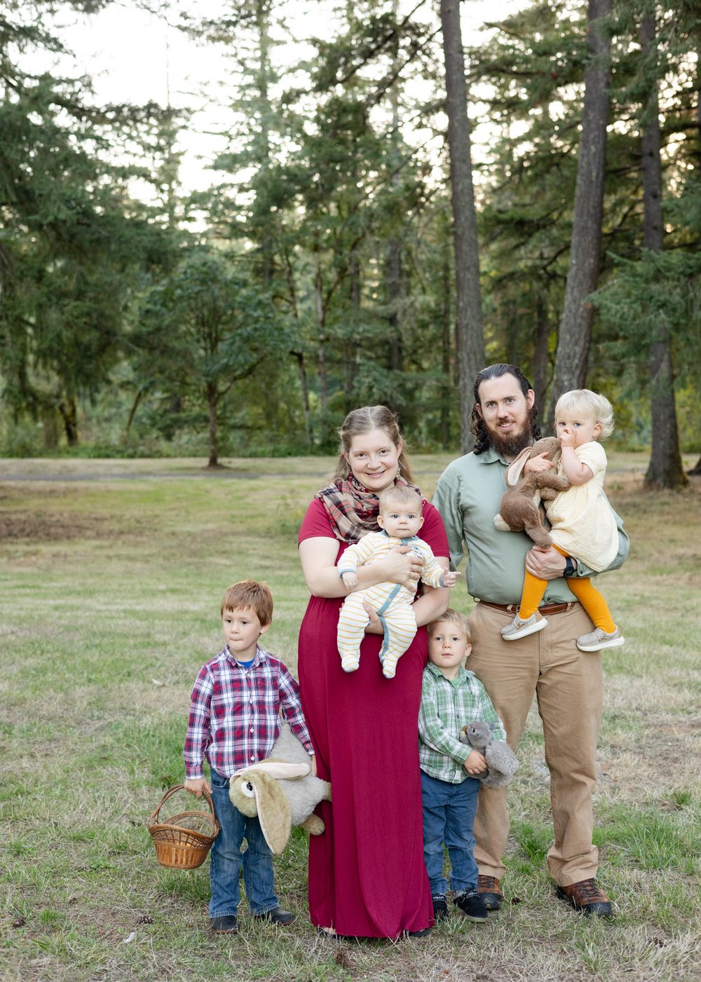 Estacada Family Portrait Session - Family of 6 - Little Eagle Studios