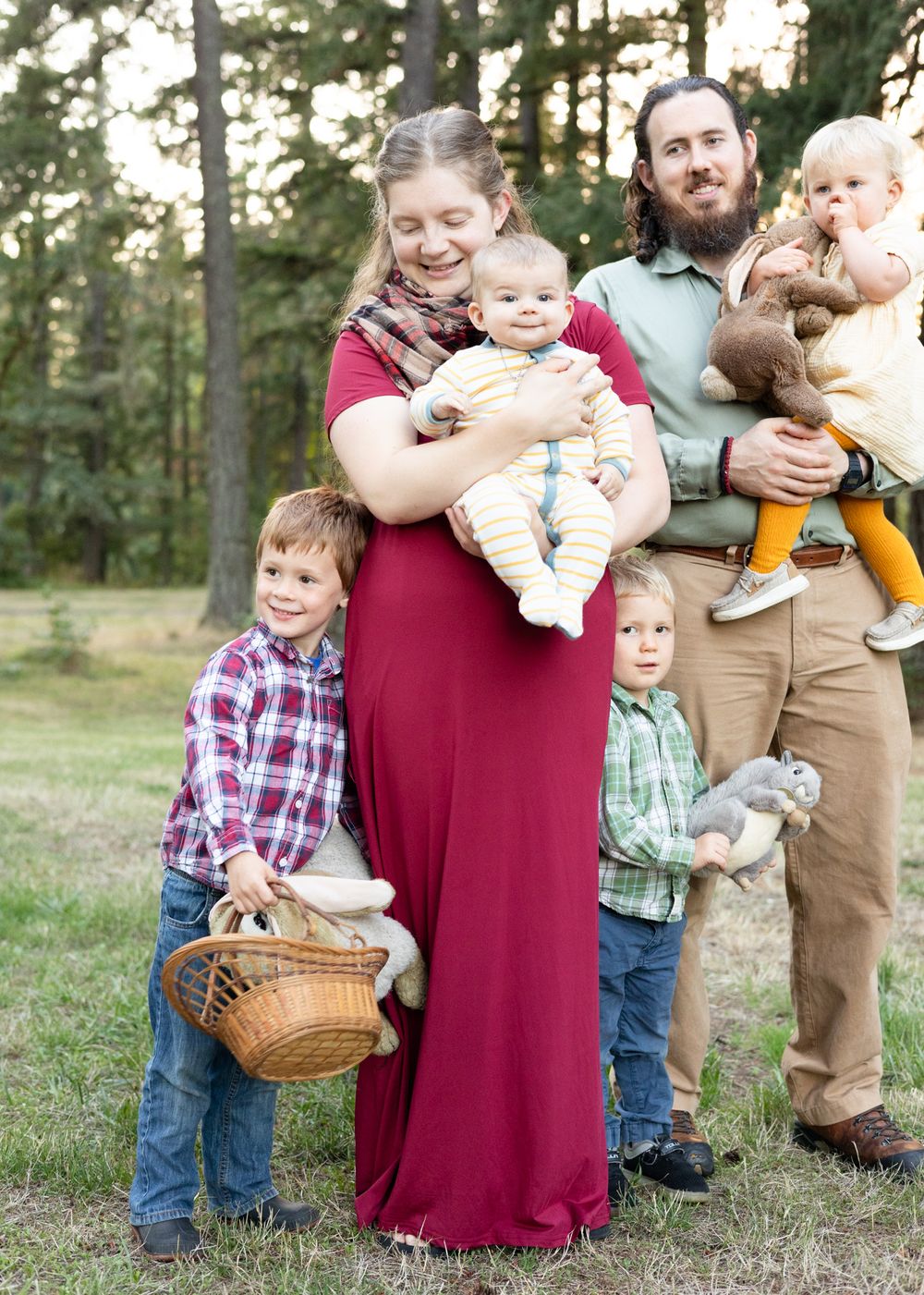 Estacada Family Portrait Session - Family of 6 - Little Eagle Studios