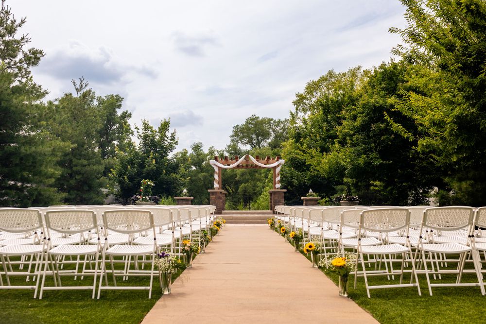 8 Stunning Omaha-Area Garden Wedding Venues - BrightSide Creative