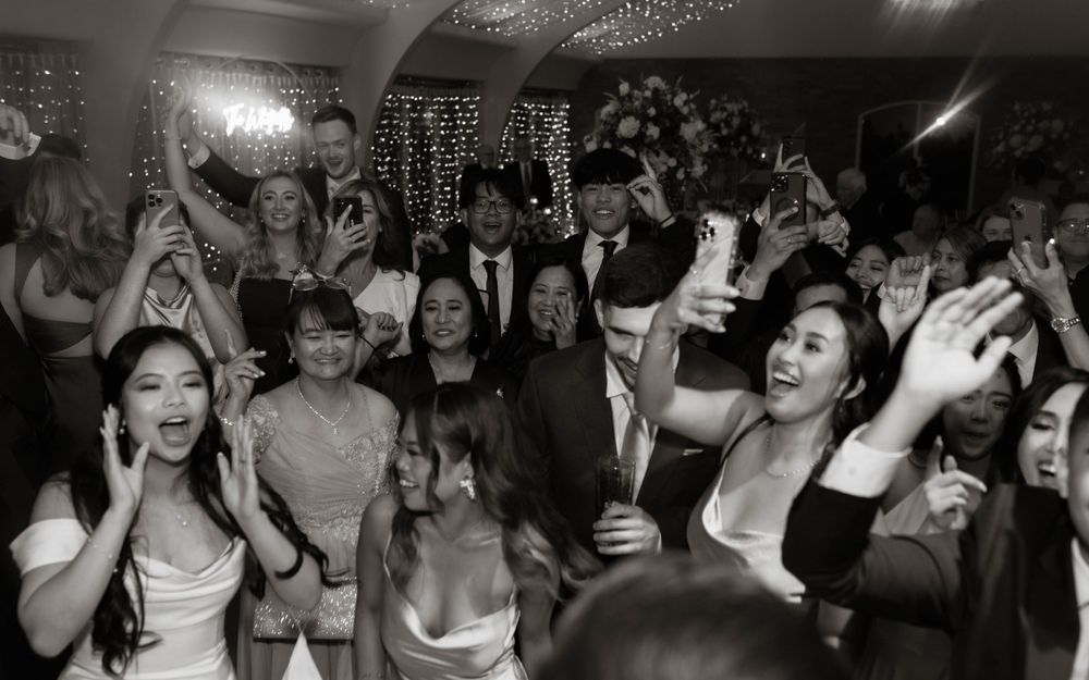 Direct Flash Photography for Wedding Receptions: A Bold and Timeless ...