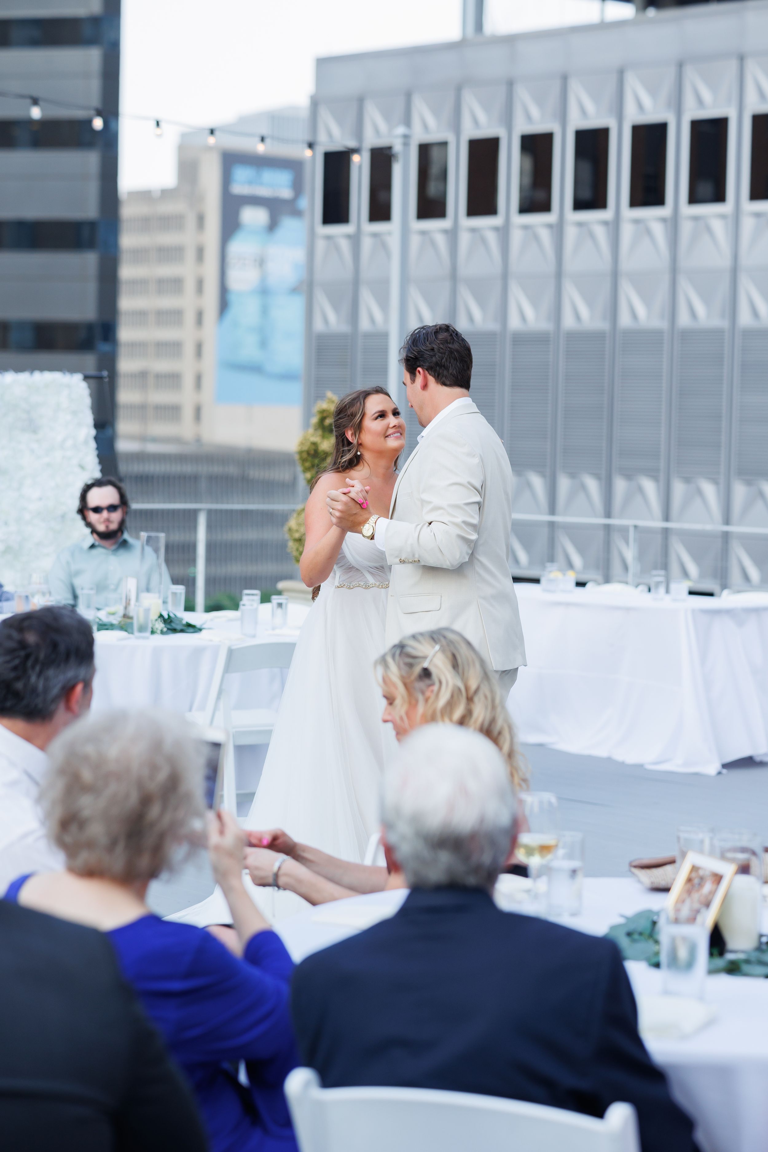 Chelsey & Casey’s Dallas Rooftop Wedding at 400 North Ervay - K ...