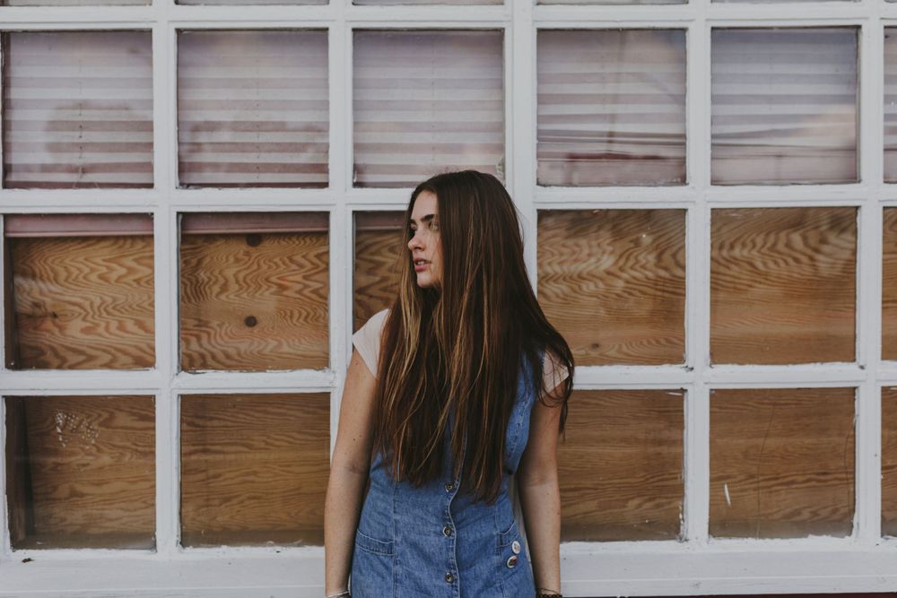 70's INSPIRED PHOTOS IN RANDOM LOCATIONS - Nicole Leiner Photography