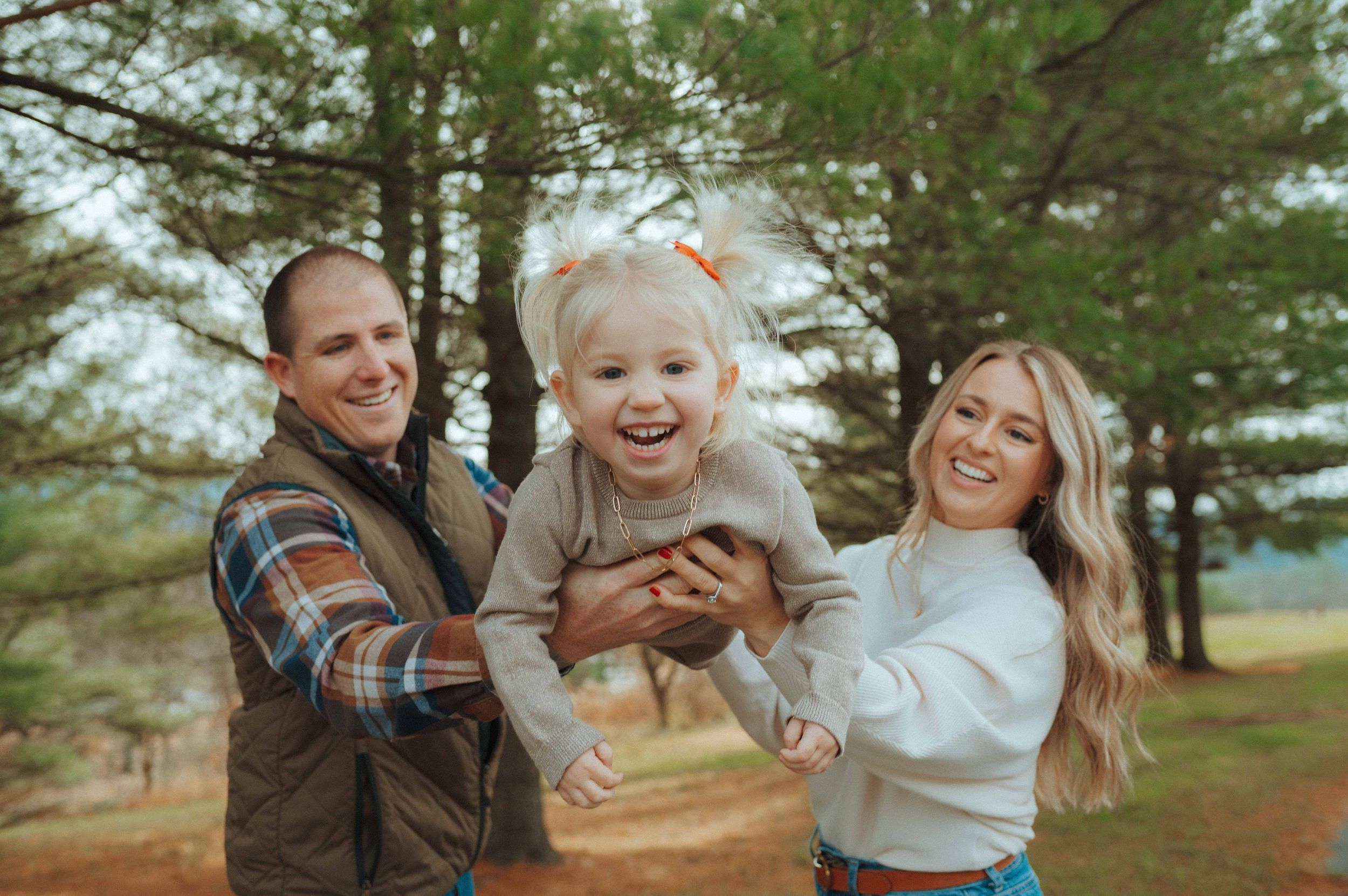 Family Photos at Canoe Creek State Park - Kenzie Phelps Photography