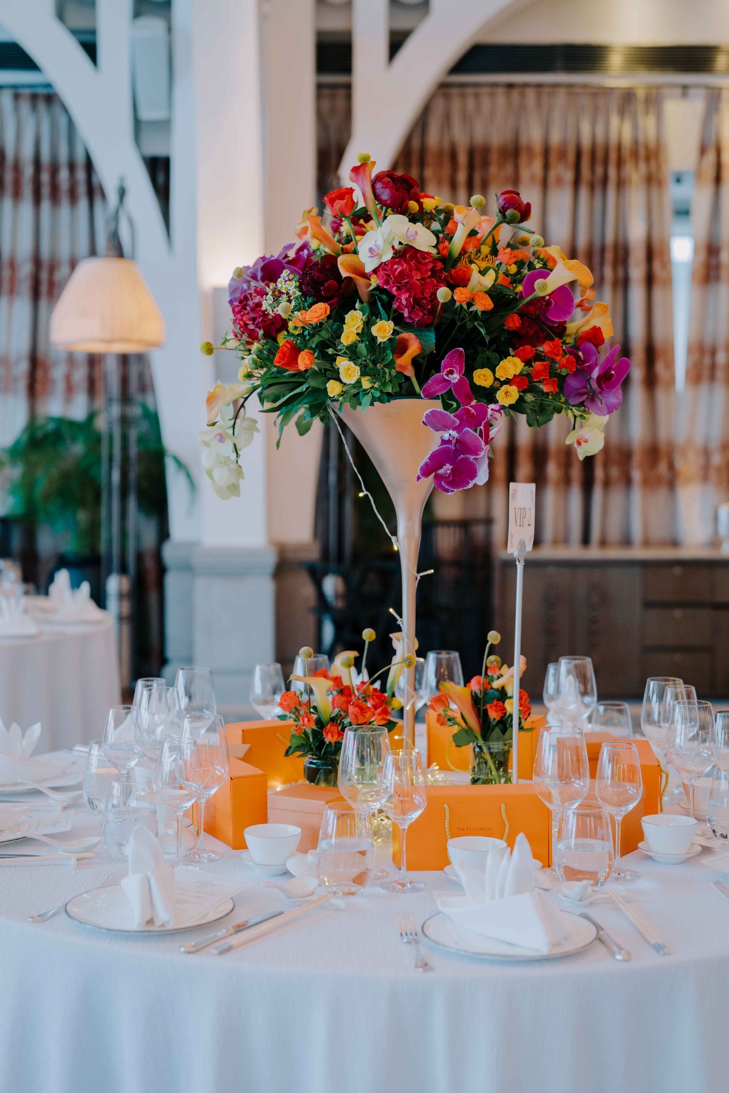 An Understatedly Classic Wedding Dinner at the Historic Clifford Pier ...