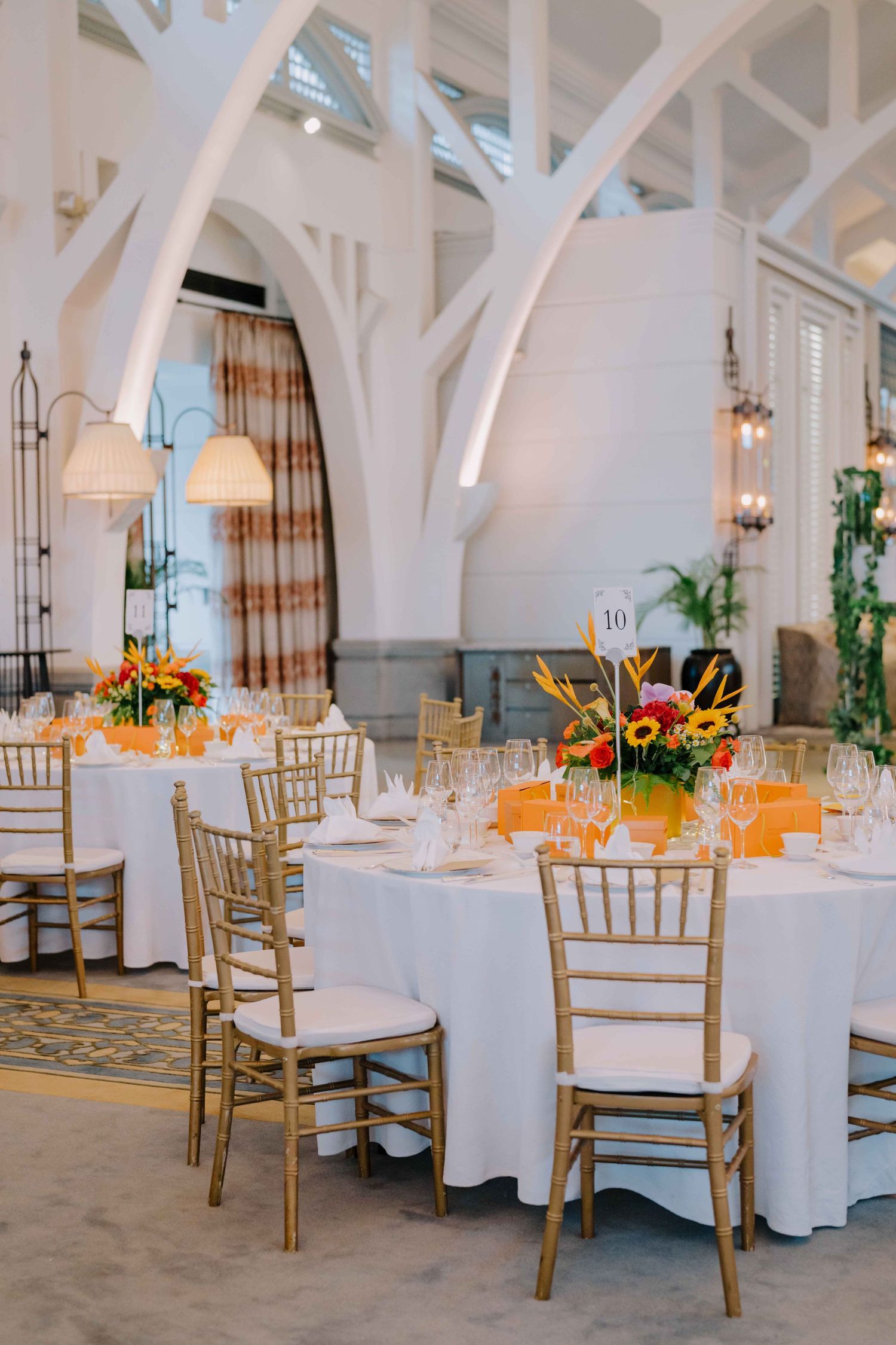 An Understatedly Classic Wedding Dinner at the Historic Clifford Pier ...