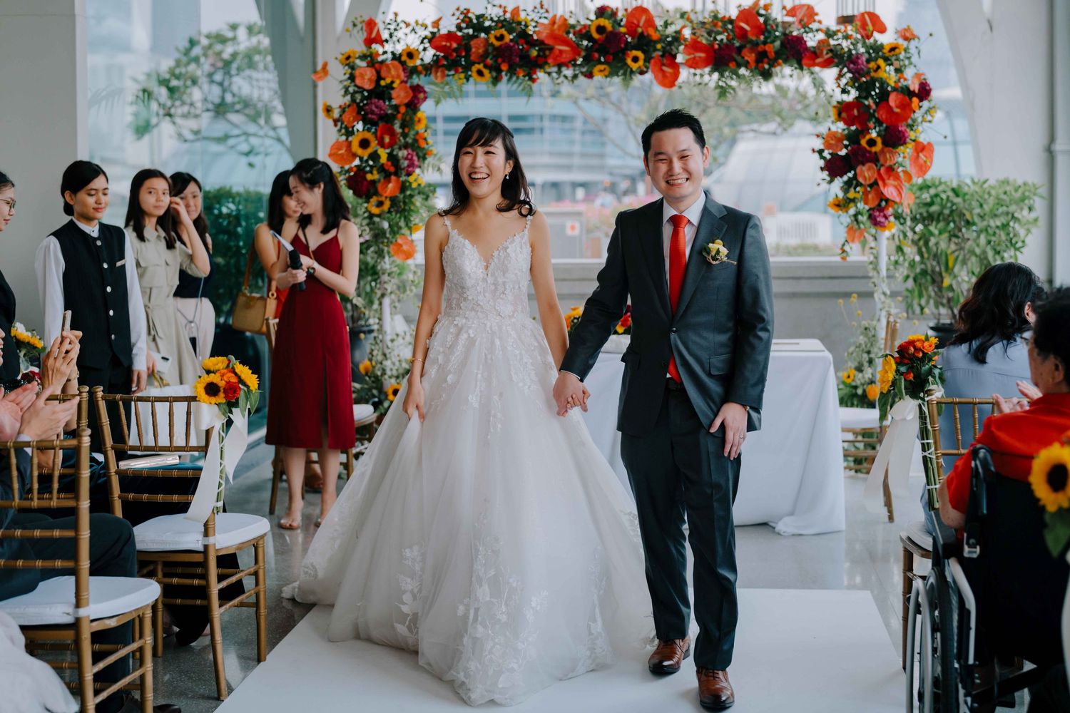 An Understatedly Classic Wedding Dinner at the Historic Clifford Pier ...