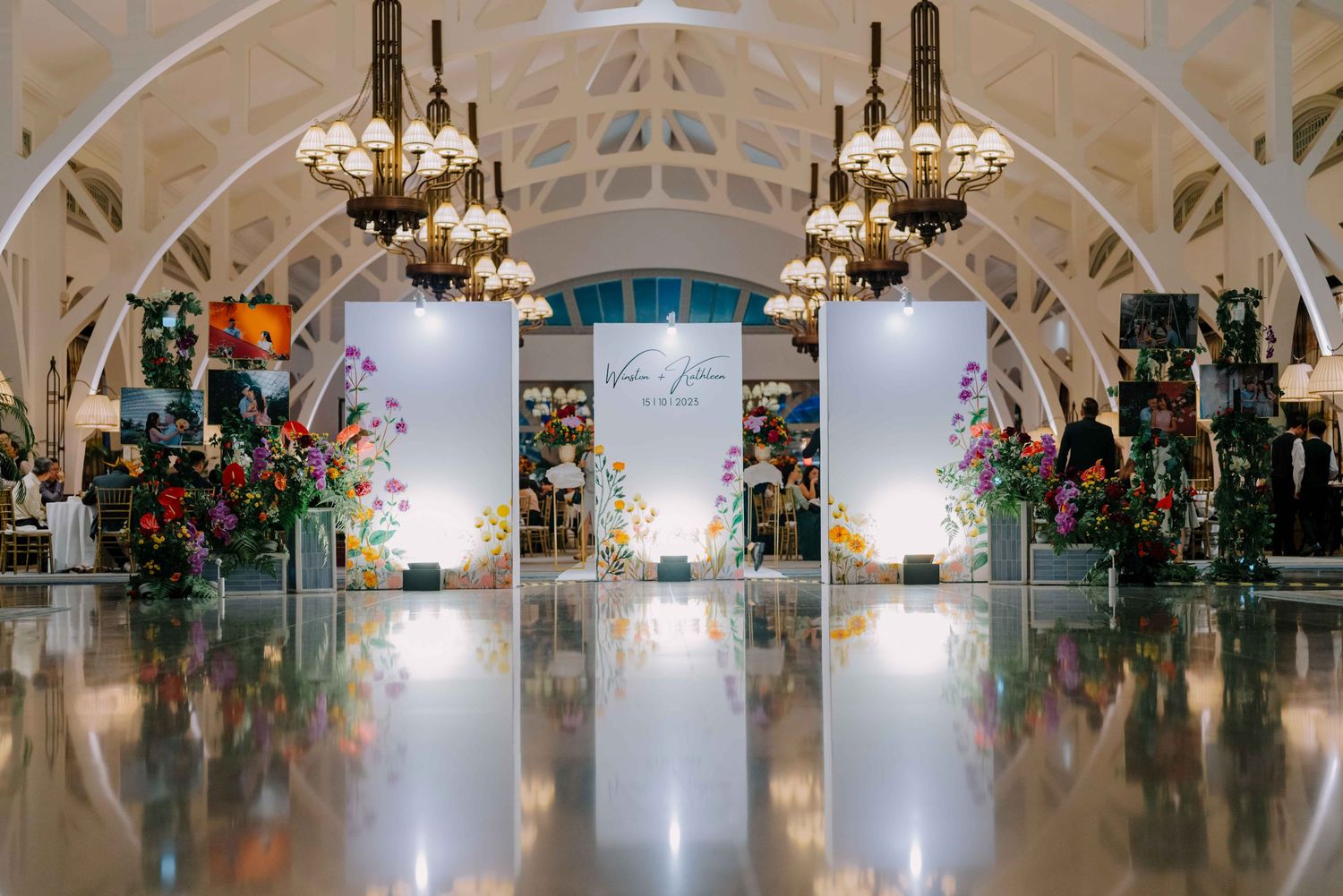 An Understatedly Classic Wedding Dinner at the Historic Clifford Pier ...