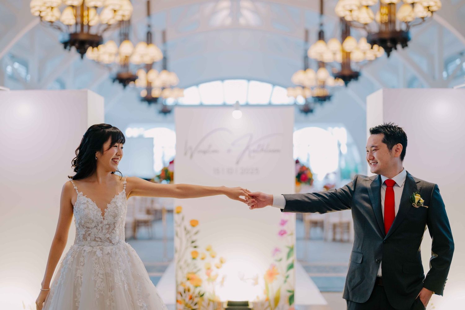 An Understatedly Classic Wedding Dinner at the Historic Clifford Pier ...