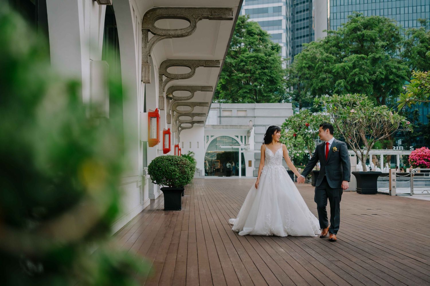 An Understatedly Classic Wedding Dinner at the Historic Clifford Pier ...