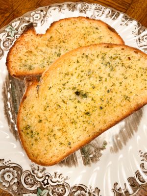 Garlic Bread Recipe - American Country Living