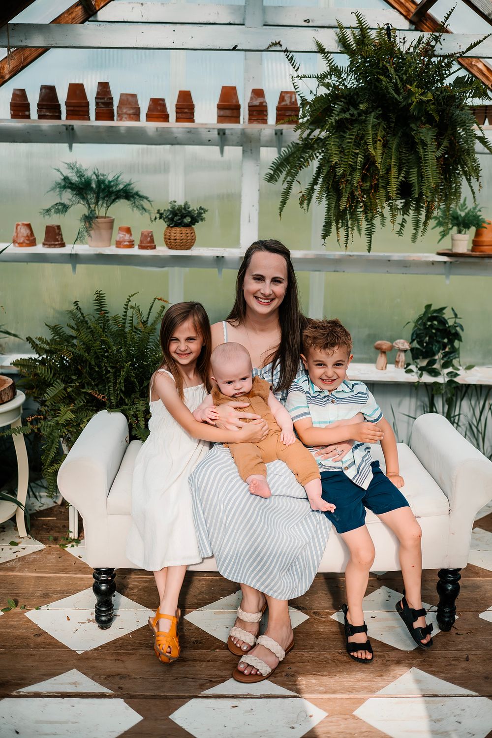 MOTHERHOOD MINI'S, FENTON MICHIGAN PHOTOGRAPHER - Keri Harrison Photography